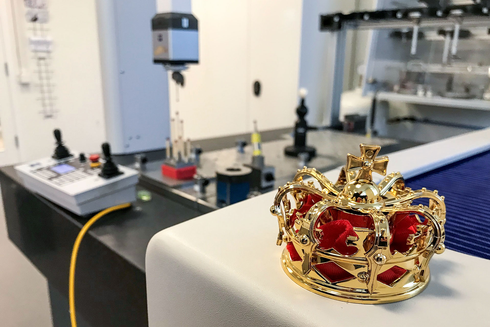 Kongekrone tildelt laboratorie på Teknologisk Institut - Teknologisk ... Kongekrone tildelt laboratorie på Teknologisk Institut - Teknologisk ...