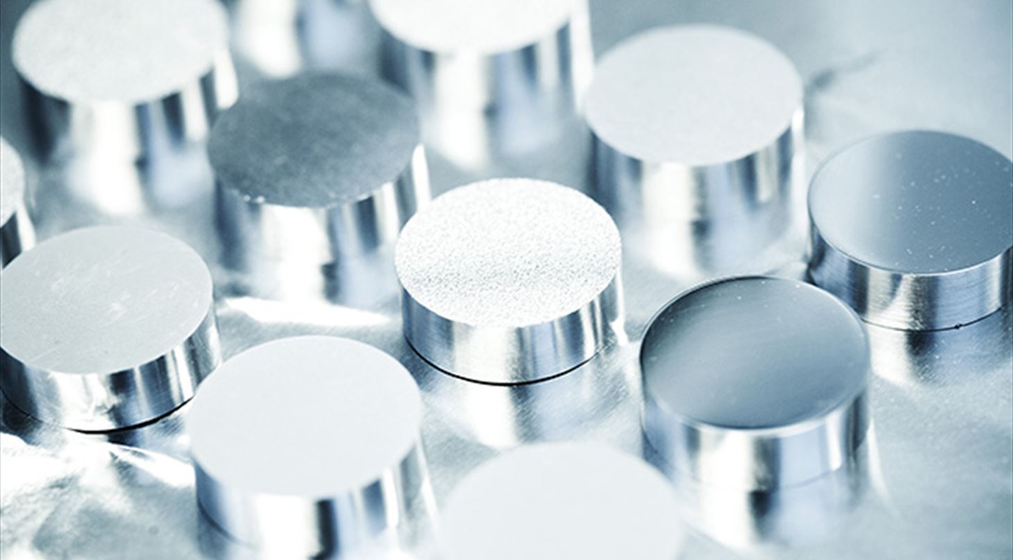 Overfladeanalyser med røntgen og neutroner - Teknologisk Institut