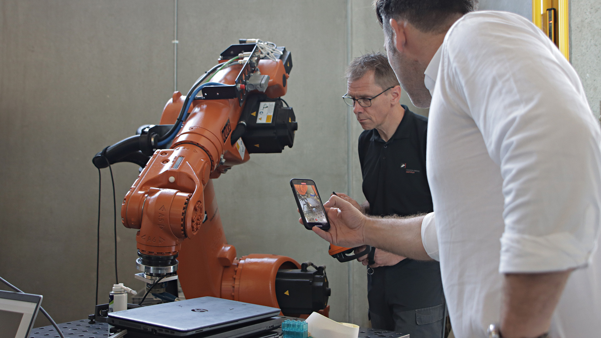 Robot fjerner klistermærker og forlænger din computers levetid ...
